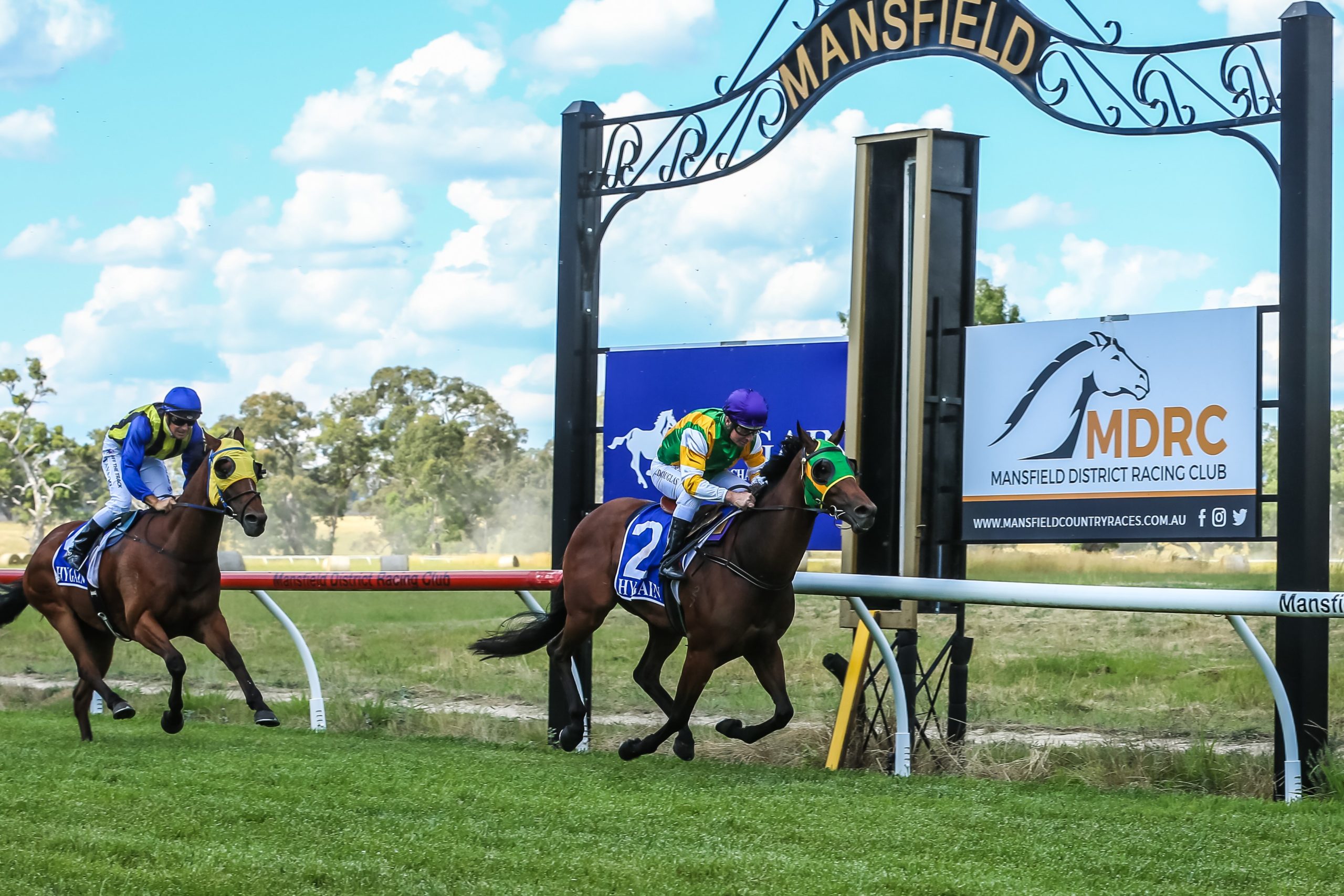 'Re Do Your Do' at Mansfield Picnic Races, 2 April 2022 I Australian ...